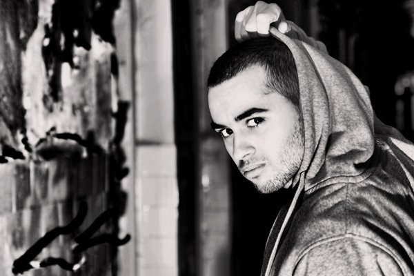 Alex Mica - Diamonds of Glory (piesa noua)