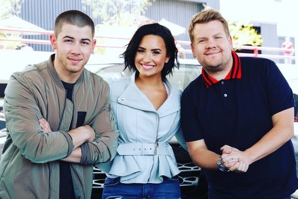 Demi Lovato si Nick Jonas, karaoke in masina (video) Demi Lovato si Nick Jonas, karaoke in masina (video)