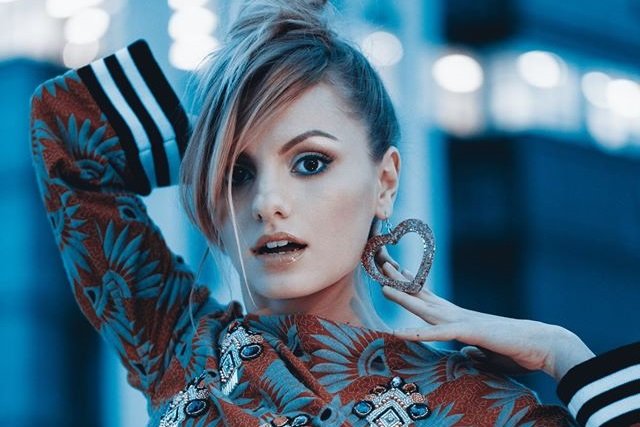 Alexandra Stan - Boom Pow (videoclip nou)