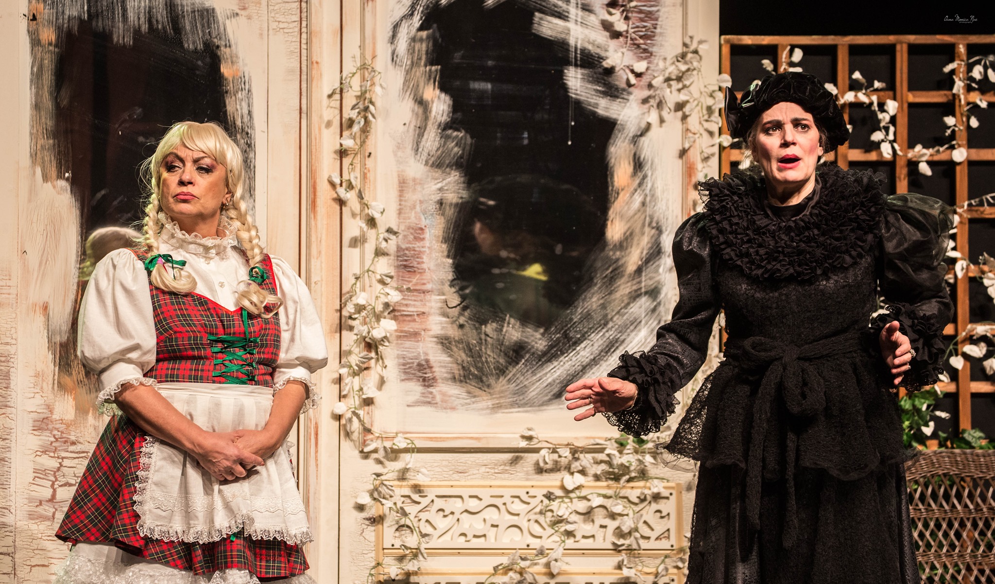 „Gaitele” pleaca in turneu national in regia lui Gelu Colceag, cu Maia ...