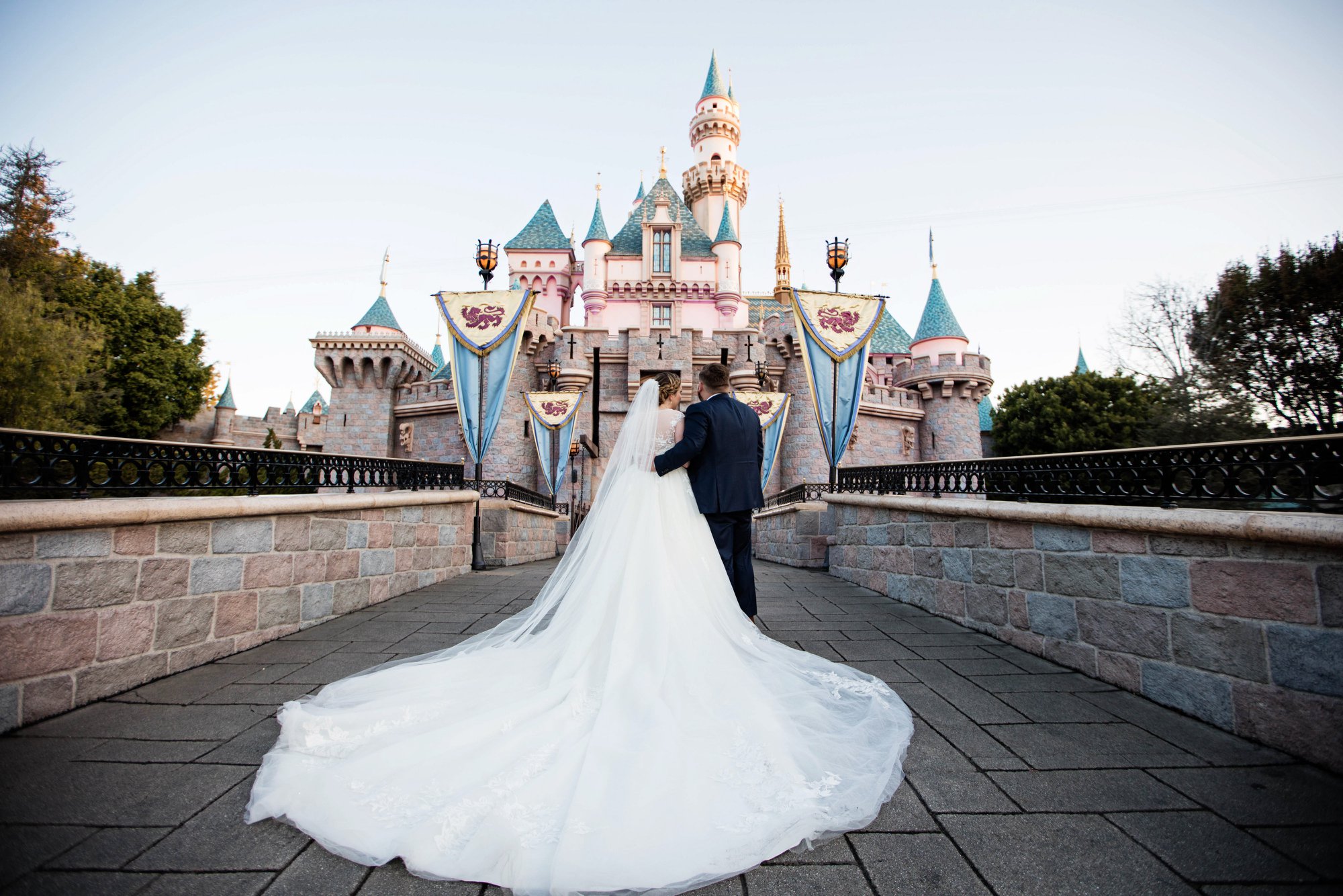 Disney lanseaza o colectie de rochii de mireasa inspirata de Printesele ...