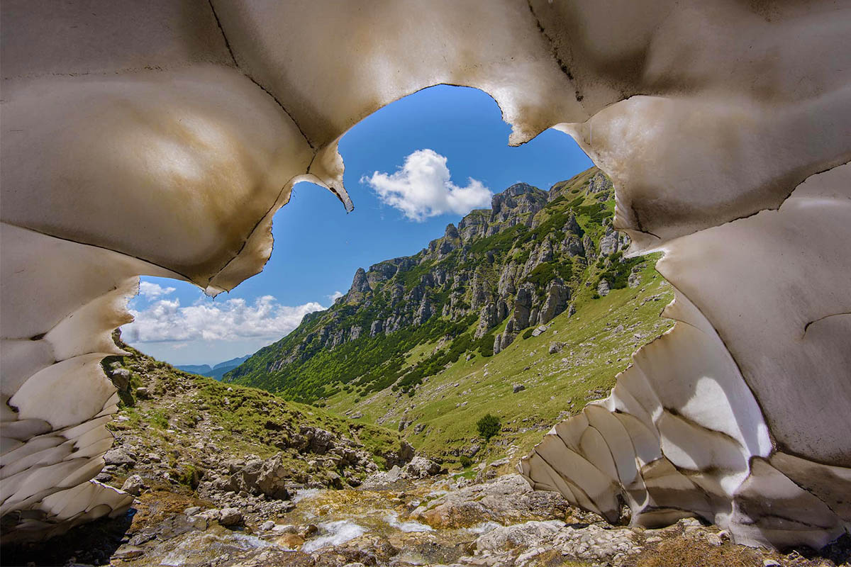 Intrati in culisele celei mai mari productii de documentar de la noi ...