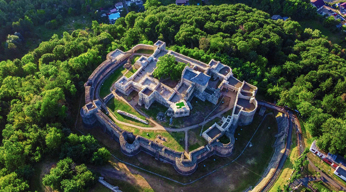 Cetatea de Scaun a Sucevei se promoveaza printr-o bancnota cu valoare 0 ...