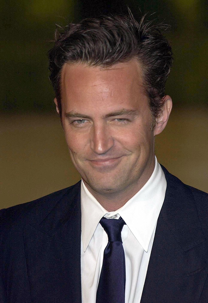 Actorul Matthew Perry, cunoscut pentru rolul lui Chandler Bing din ...