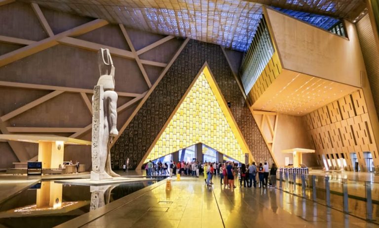 Marele Muzeu Egiptean se deschide maine cu o intarziere de 12 ani. A ...