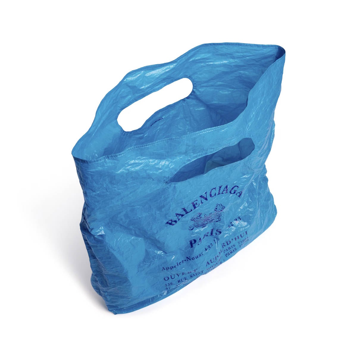 Pentru colectia de toamna, Balenciaga transforma banala punga de ...
